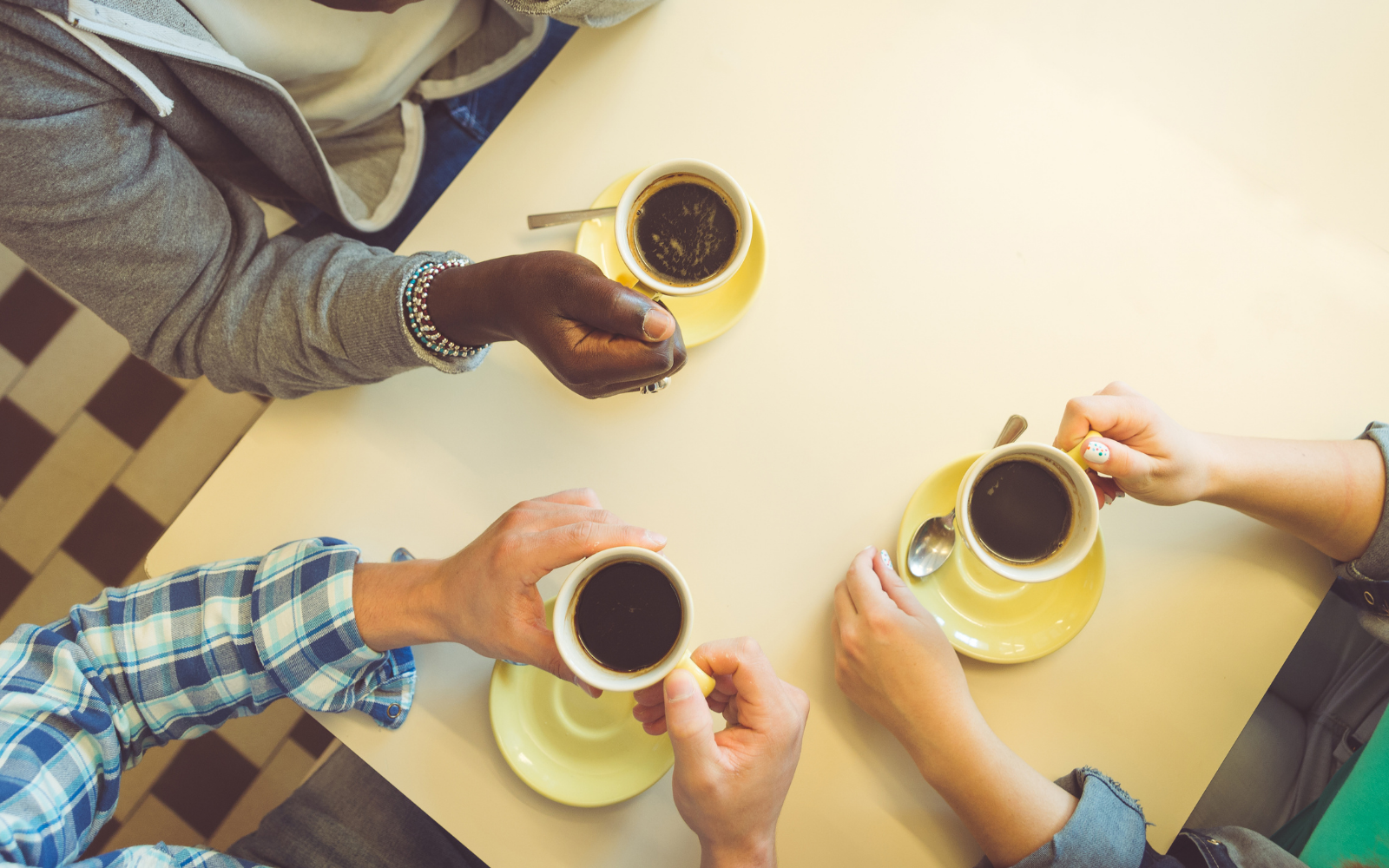 4 WAYS TO HELP YOUR EMPLOYEES ENJOY COFFEE BREAKS IN OFFICE | Clout Coffee